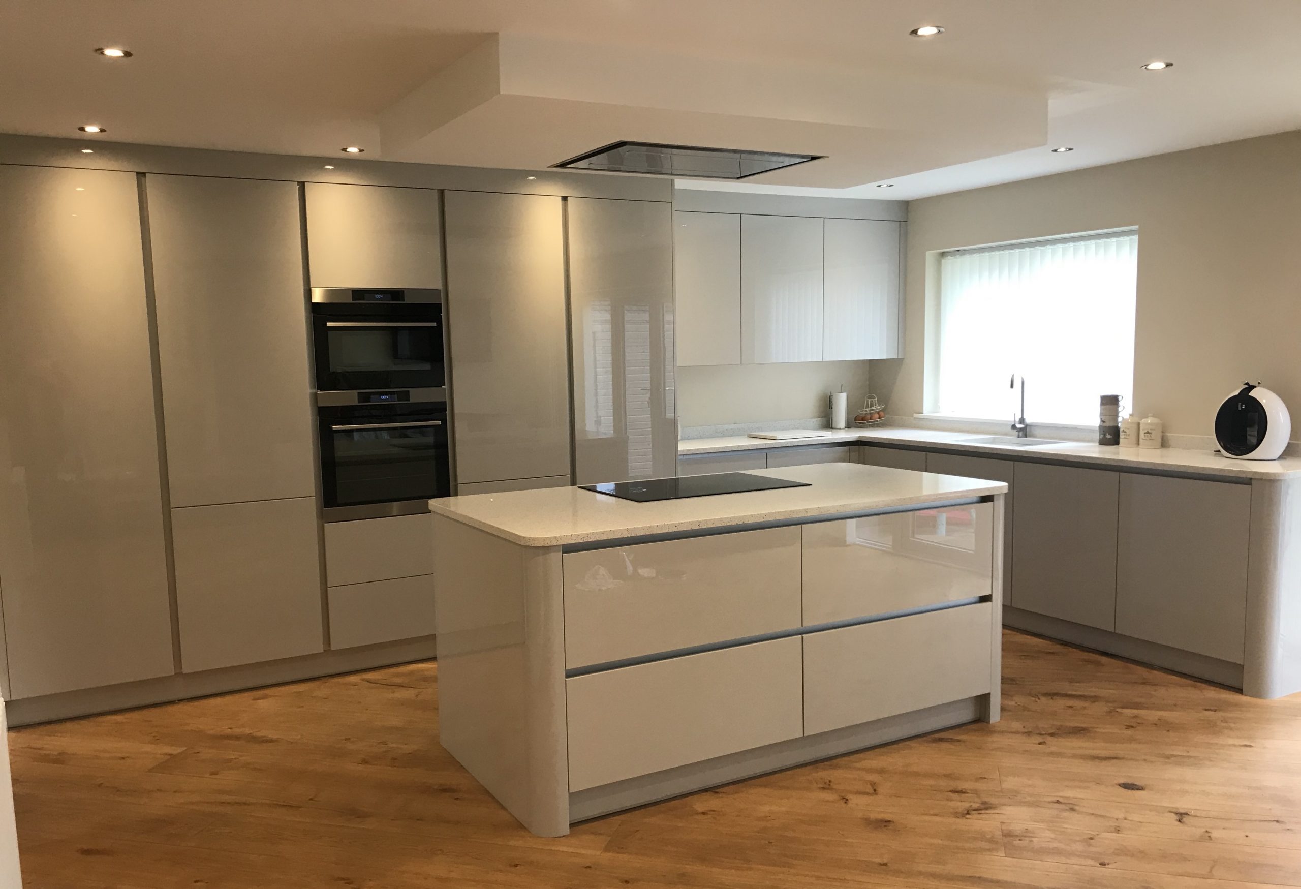 Ultra Modern Kitchen - Taurus Interiors